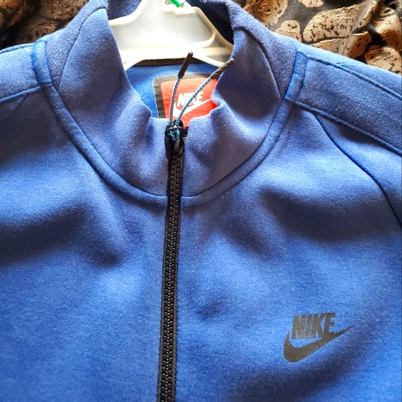 Nike | Jackets & Coats | Nike Tech Fleece Lightweight Jacket Large In ...